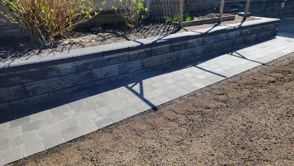 Finishing Material For An Allan Block Retaining Wall